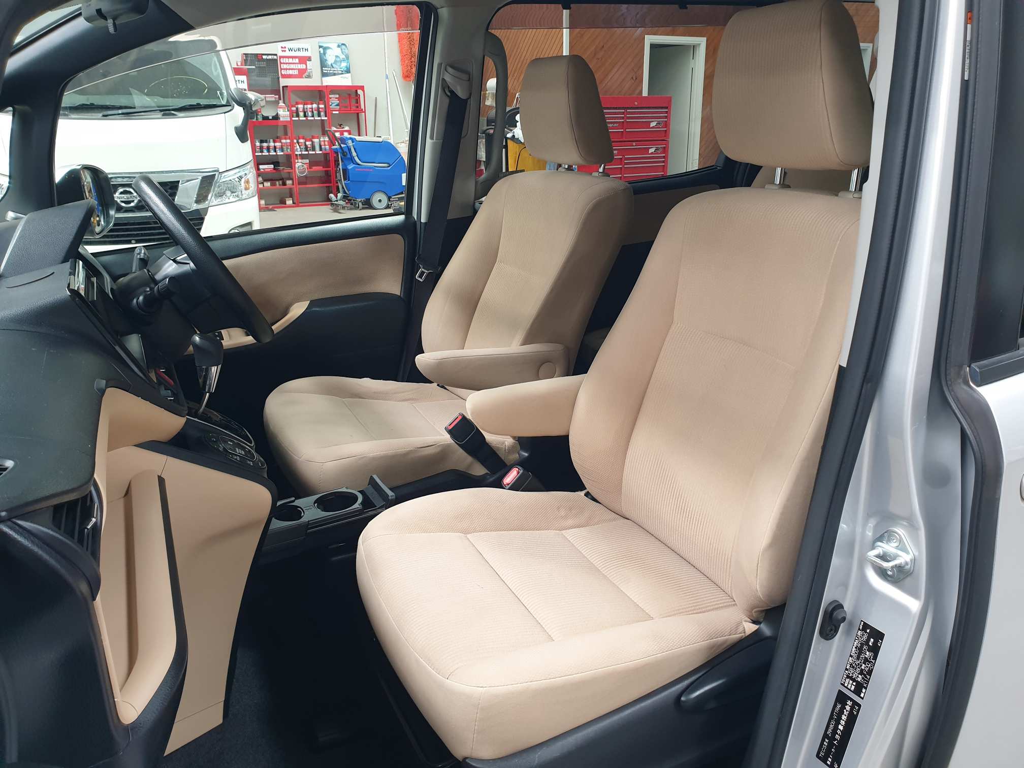 Toyota Voxy / Toyota Noah / Toyota Esquire - 80 series