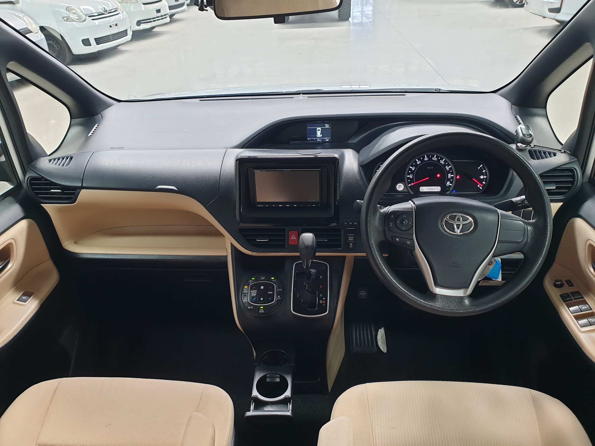Toyota Voxy / Toyota Noah / Toyota Esquire - 80 series