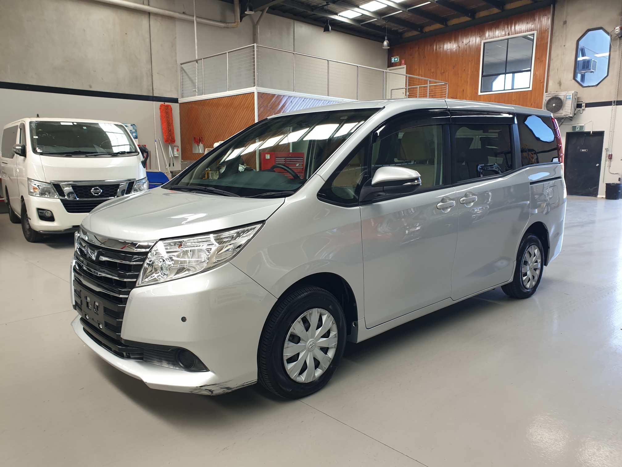 Toyota Voxy / Toyota Noah / Toyota Esquire - 80 series